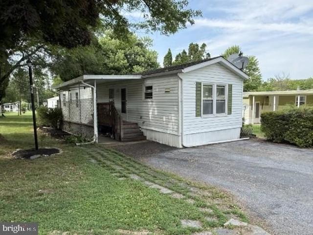 487 Capital Dr, York, PA 17406
