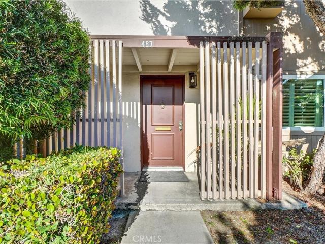 487 E 1st