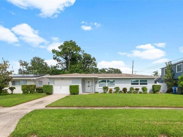 487 Lake Hill Ln, Largo, FL 33771