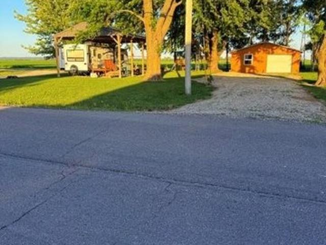 487 Lake Shore Dr, Big Lake, MO 64437