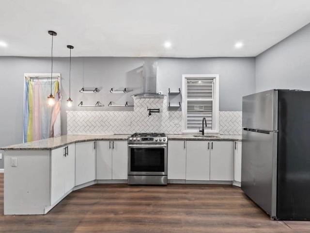 487 S 17th Street S 2 FL