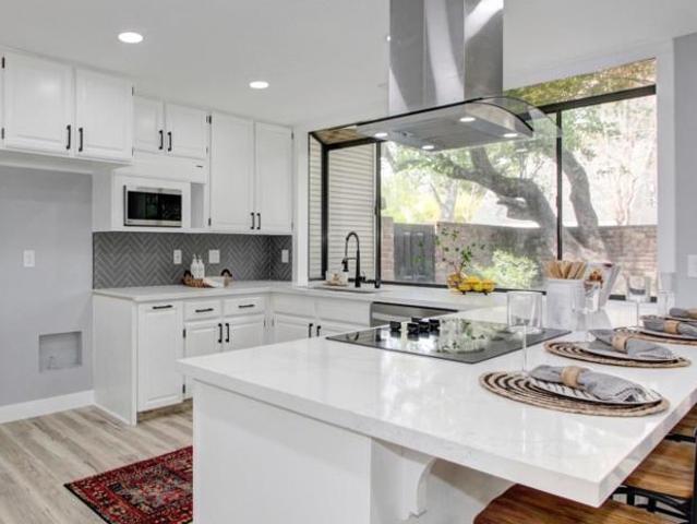 487 Wyndgate Rd, Sacramento, CA 95864