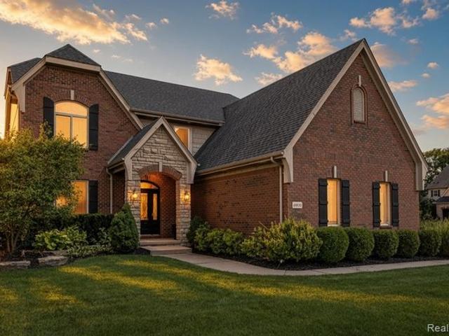 48850 Austrian Pine Dr, Macomb Township, MI 48044