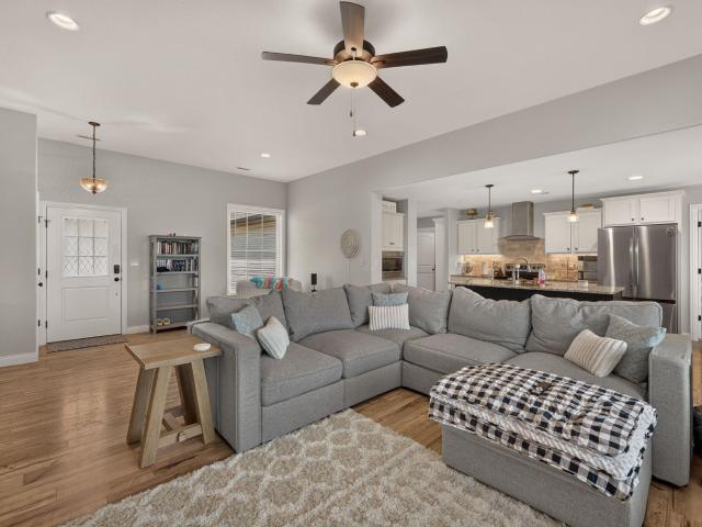 4885 republic dr