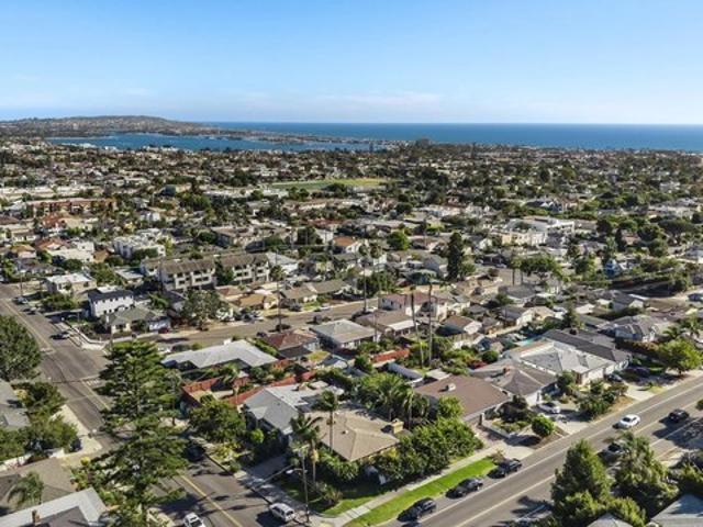 4886 Jewell St, San Diego, CA 92109