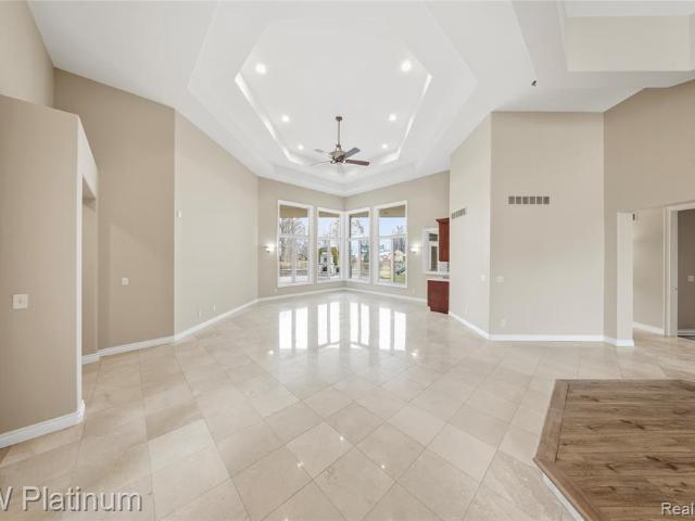 48877 Point Lakeview Drive