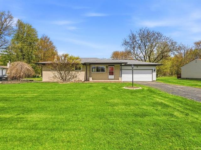 48809 Sugarbush Rd, Chesterfield, MI 48047