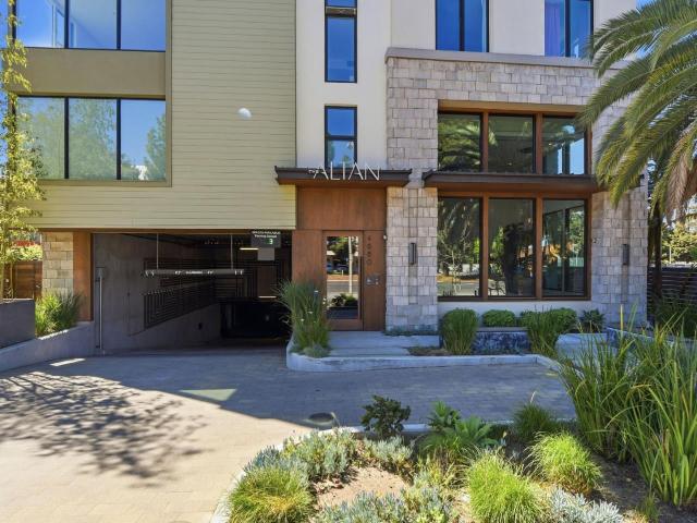 4880 El Camino Real 23