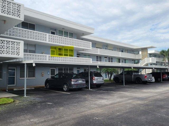4880 Locust St NE Apt 235, Saint Petersburg, FL 33703