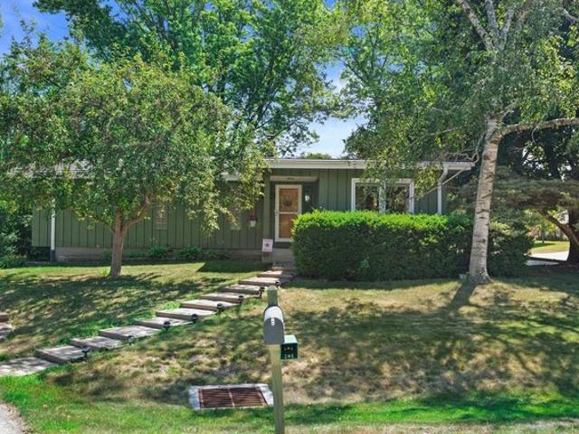 4880 S 37th St, Greenfield, WI 53221