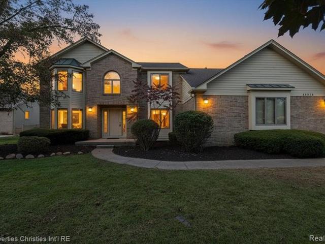 48818 Pebble Ln, Novi, MI 48374