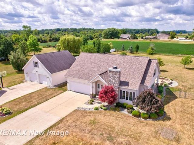 4881 N Gleaner Rd, Freeland, MI 48623