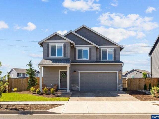4882 Flight Ave NE, Salem, OR 97305