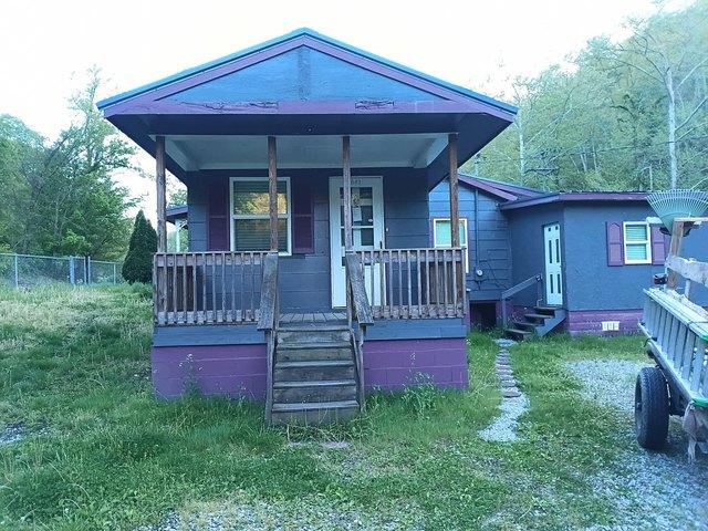 4883 Marrowbone Creek Rd, Elkhorn City, KY 41522