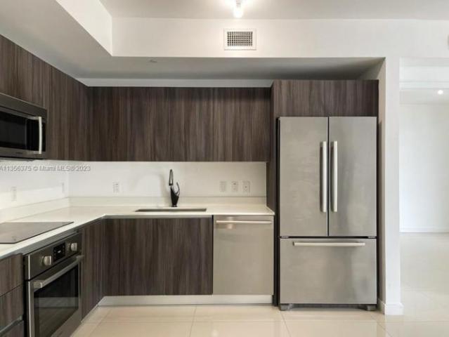 488 18th St NE #3002, Miami, FL 33132