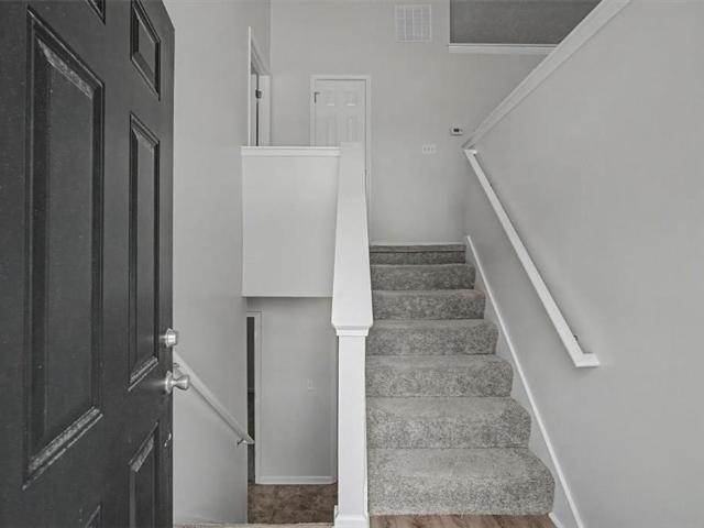 488 Barclay Court