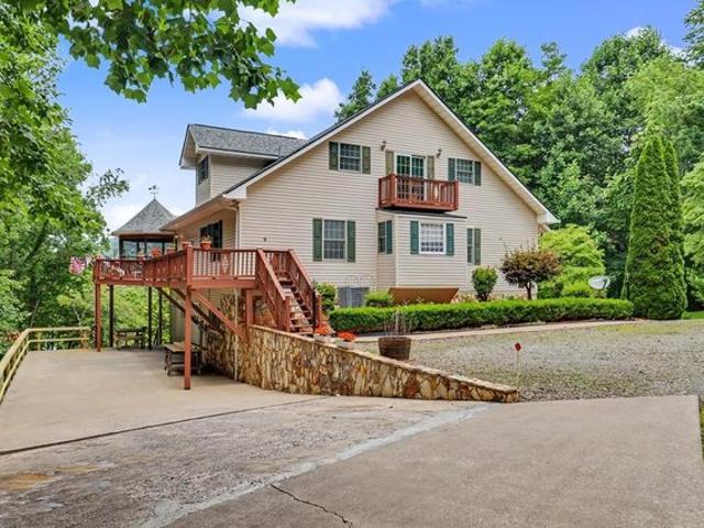 488 Dogwood Pl, Hiawassee, GA 30546