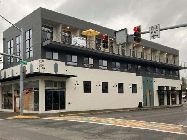 488 Main St, Springfield, OR 97477