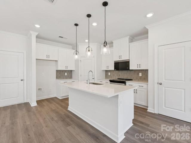 488 Markridge Loop