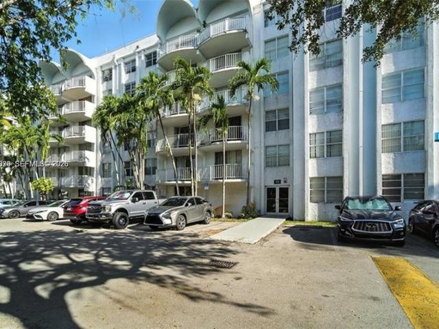 488 NW 165th St Rd Apt B408, Miami, FL 33169