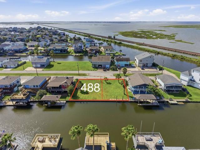 488 Pompano St, Bayou Vista, TX 77563