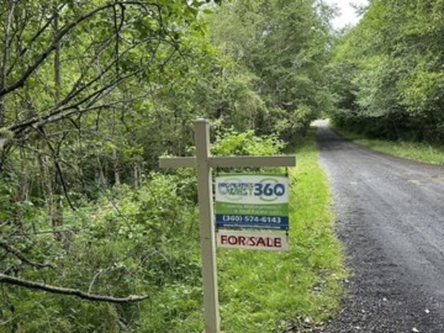 488 Ravenwood Rd, Kelso, WA 98626