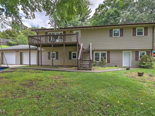 488 Rainbow Cir, Kingsport, TN 37660