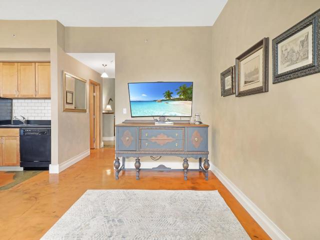 488 Wabasha Street N # 606