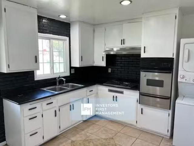 48953653 5704 Wisteria Dr #1