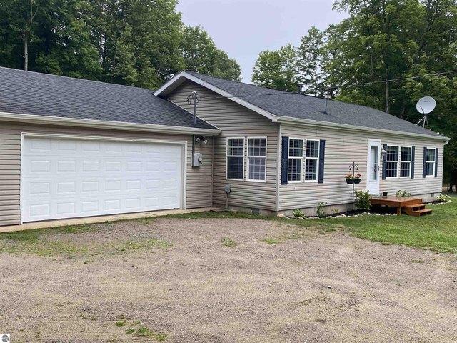 4896 Oslund Rd, Mancelona, MI 49659