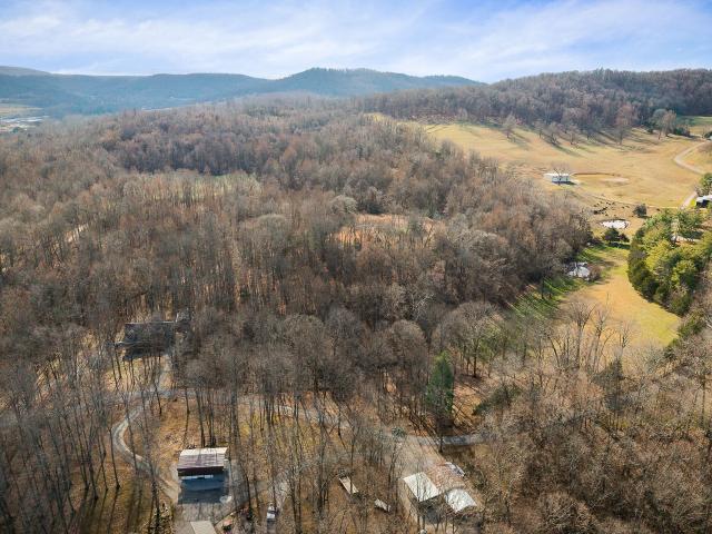4898 Forrest Hill Rd
