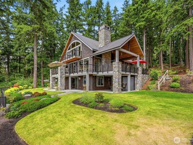 4898 S Camano Dr, Camano Island, WA 98282