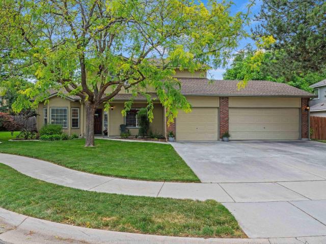 4899 N Maidstone Pl