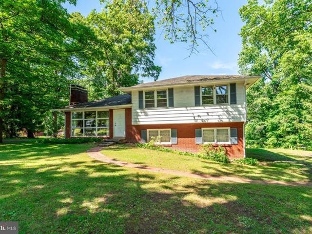 489 Black Matt Rd, Douglassville, PA 19518