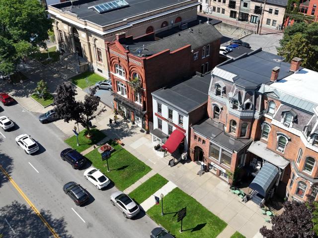 489 Broadway