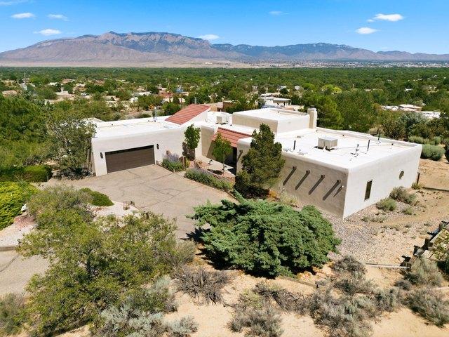 489 El Rey Dr, Corrales, NM 87048
