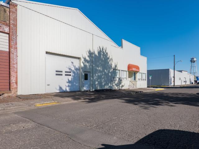 489 front st