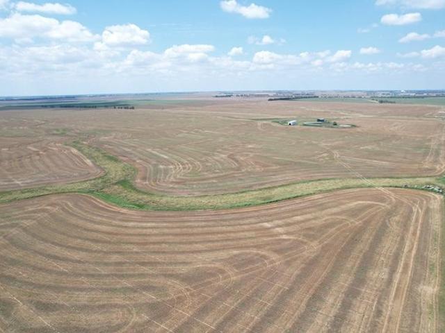 489 Frontier Rd, McPherson, KS 67460