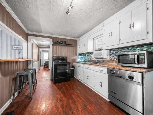489 Kerce Road NE