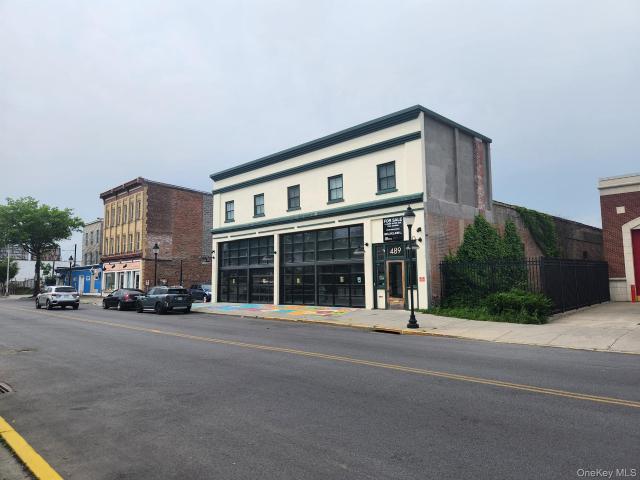 489 Main Street Gallery