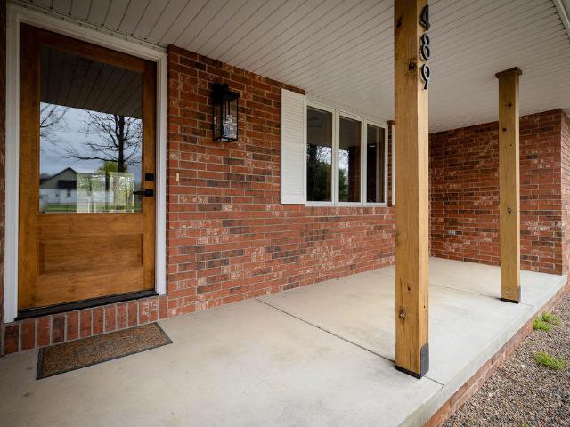 489 Meadowview Drive