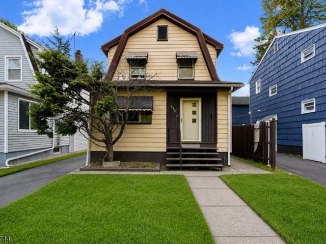 489 N Clinton St, East Orange, NJ 07017