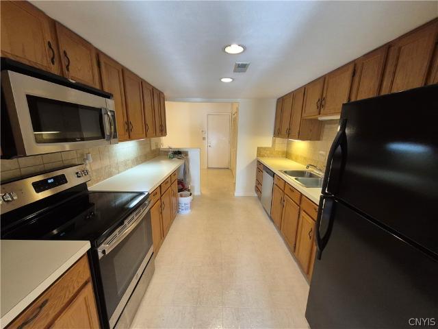 489 Summerhaven Drive N