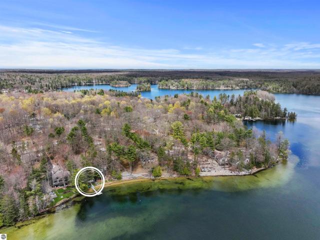 489 Peninsula Trail