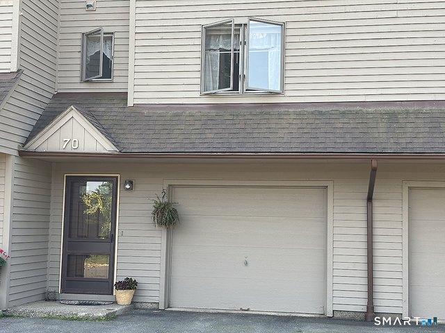 489 Wolcott St Apt 70, Bristol, CT 06010