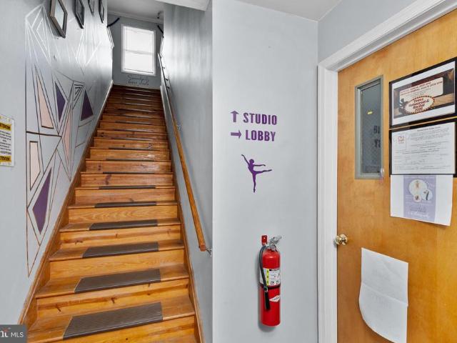 489 Ward Avenue