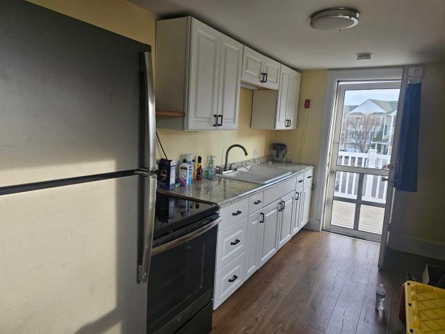 48 4th St, Unit 3, Dover, NH 03820 | MLS #5084 | Compass