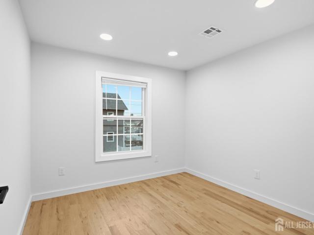 48 5 th Street
