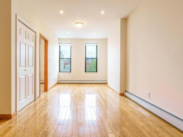 48 13 Vernon Blvd 3, New York, NY