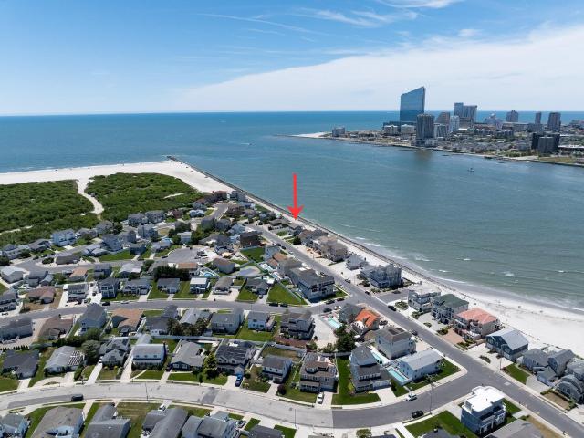 48 W Ocean Dr